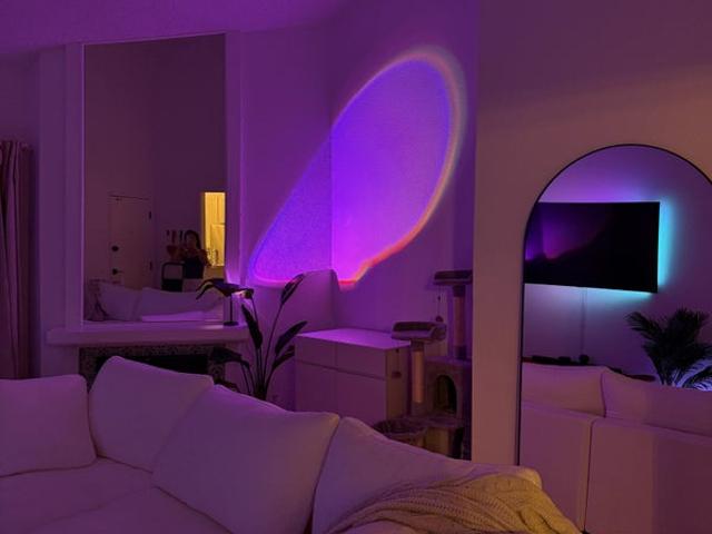 Room Available in Woodland Hills