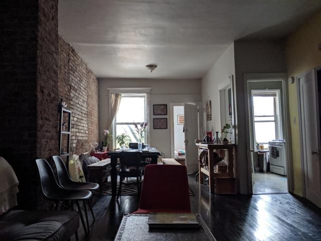 Room available in a townhouse Apartment