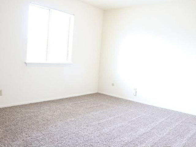 Room Available in a 2Bed/1Bath