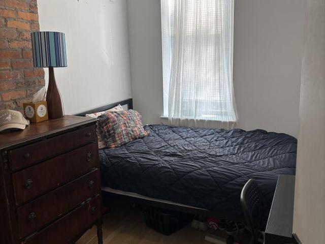 Room Available in a 3BR Apartment – Ridgewood, Que