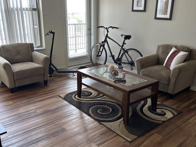 Room available in beautiful Woodbury MN