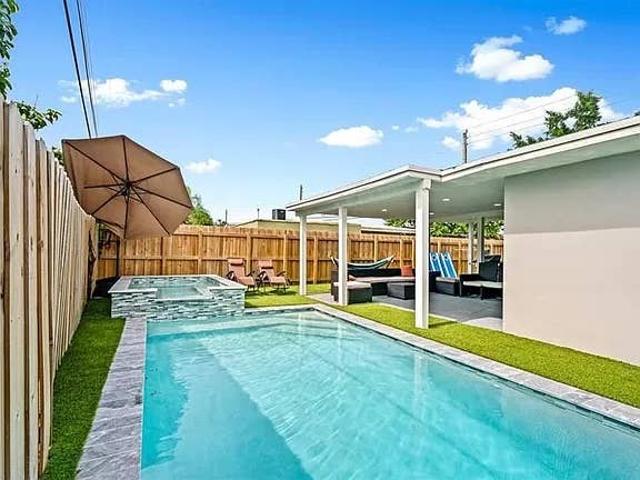 Room Available in Broward County