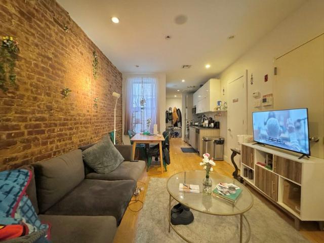 Room Available in Bushwick | $1,250 | August 1