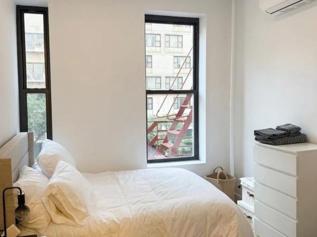 Room Available in Columbus Circle!