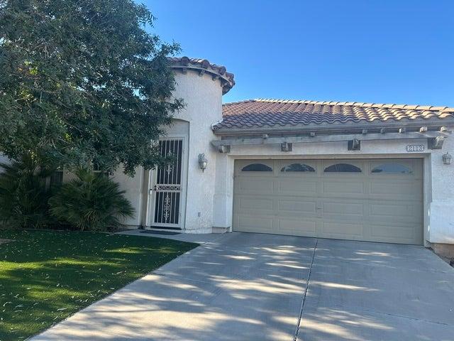 Room available in Copper Leaf South Mountain