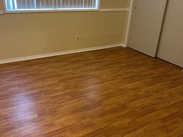 Room available in corona