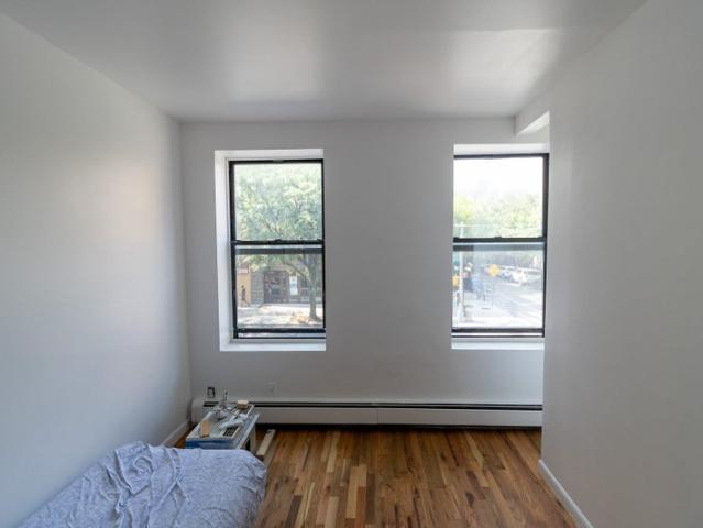 Room available in East Village 2BR
