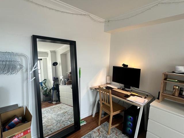 room available in hell’s kitchen midtown west 1800