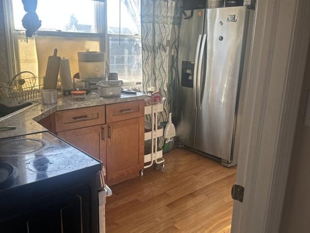 room available in hicksville