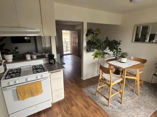 ROOM AVAILABLE IN HUNTINGTON BEACH!