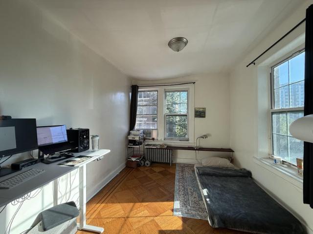 Room available in Long Island City 2bd/1 bth