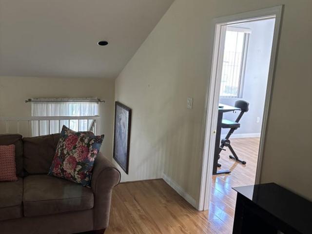 ROOM AVAILABLE IN LRG 3 BR APARTMENT