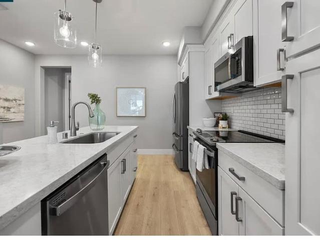 Room Available in Modern Apartment Napa
