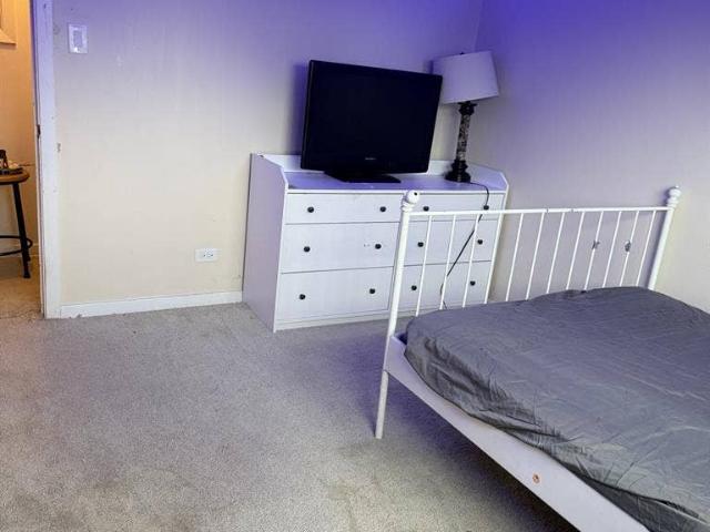 Room available in Morton Grove