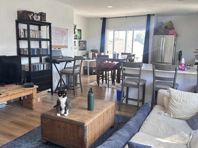 Room Available in Palms | Great Vibes + Creative H
