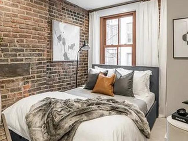 Room Available in prime Soho location!