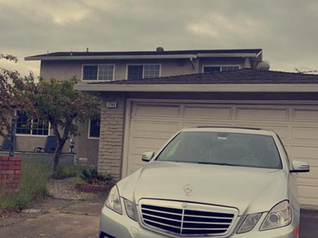 Room available in quiet Hayward house!