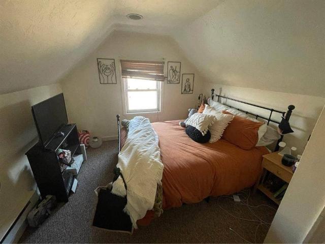 Room available in Quincy for 9/1