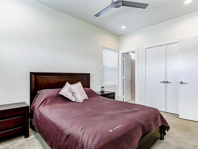 Room available in spacious 3 bed 3 bath Townhome