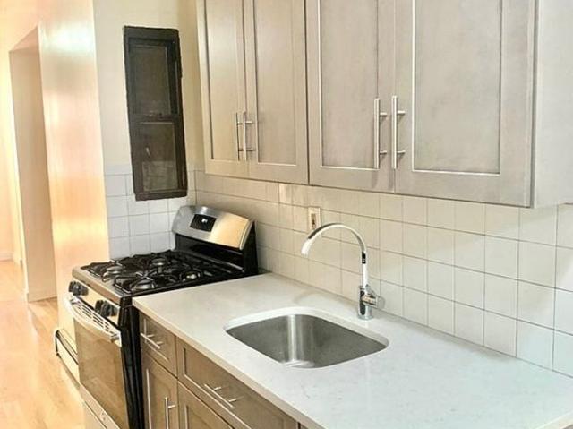 Room available in sunset park