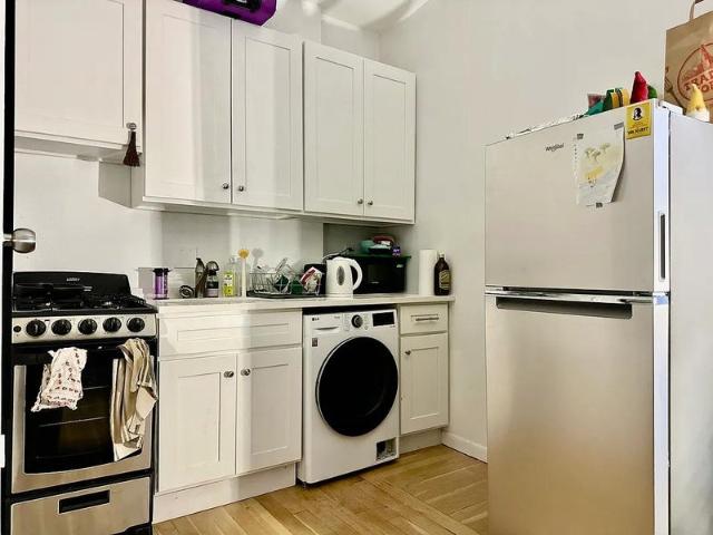 Room Available — Lower East Side / Henry St