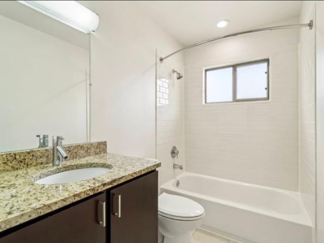 Room available North of downtown!