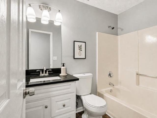 Room available now!