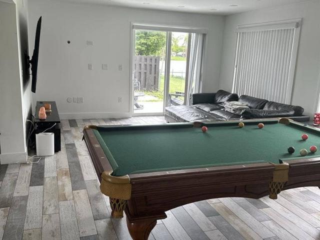 Room available now in north Miam