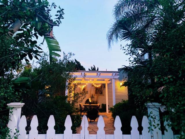 Room available on historic Venice canals