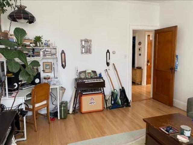Room available ridgewood queens