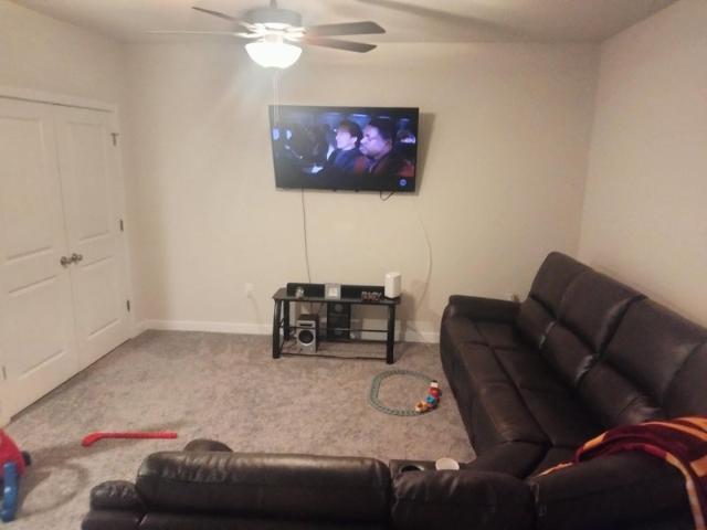 Room and Private Bathroom For Rent for Male