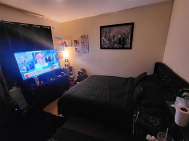 ROOM BY THE BEACH