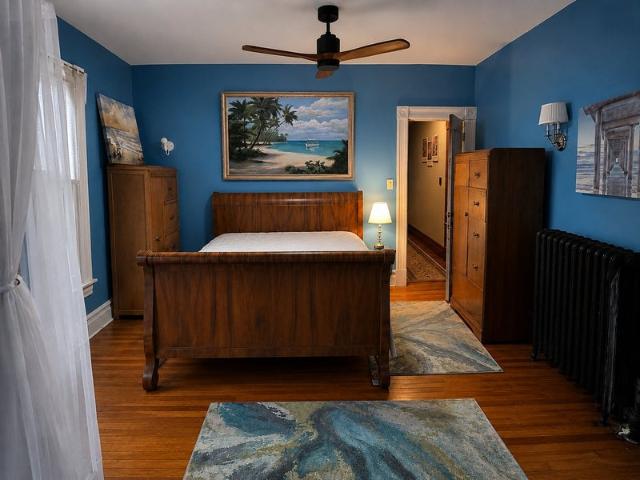 Room B_Furnished Room in Historic Victorian avail