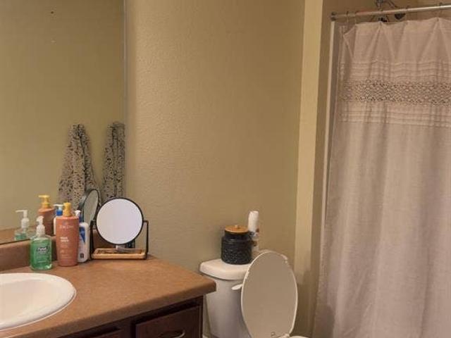 Room bathroom for rent near sfcc