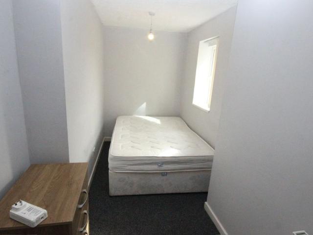 Room, Blandford Road