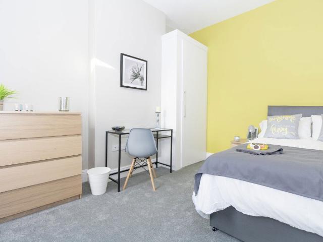 Room, Cambridge Street, Normanton