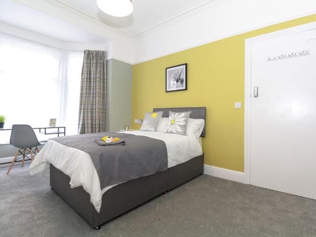 Room, Cambridge Street, Normanton