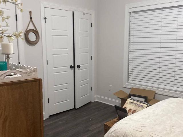 Room can be furnished or empty