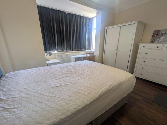 Room @ City Road, Beeston NG9, Room to rent, £575 pcm | PrimeLocation