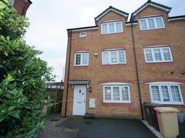 Room,, Corn Mill Drive, Farnworth, Bolton, BL4