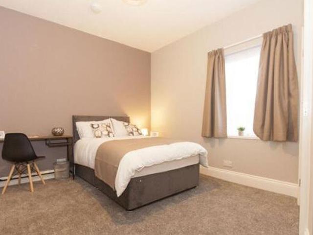 Room, Flaxley Road, 1 Bedroom House