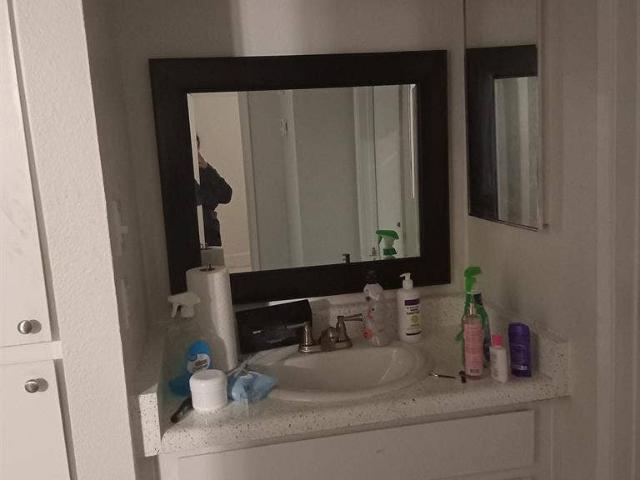 Room foor rent in East Mesa