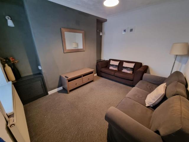 Room For Rent Meadow Street, Pontyprid