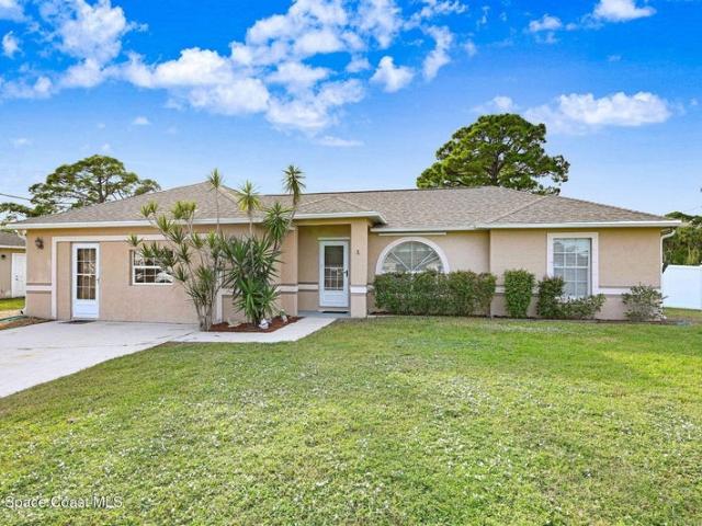 Room for rent near Kennedy Space Center Brevard C