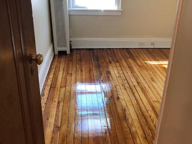 Room for rent near M train