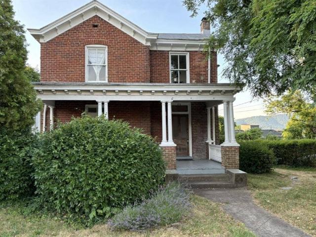 Room for rent near downtown
