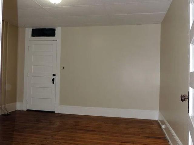 Room for rent next to Maryville college