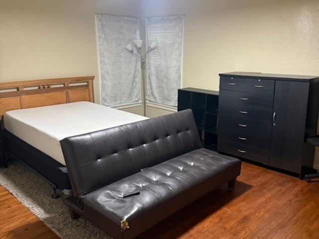 Room for rent next to UH