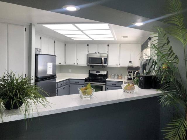 Room for rent October 1st