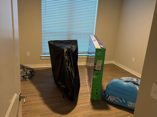 Room for rent off 99